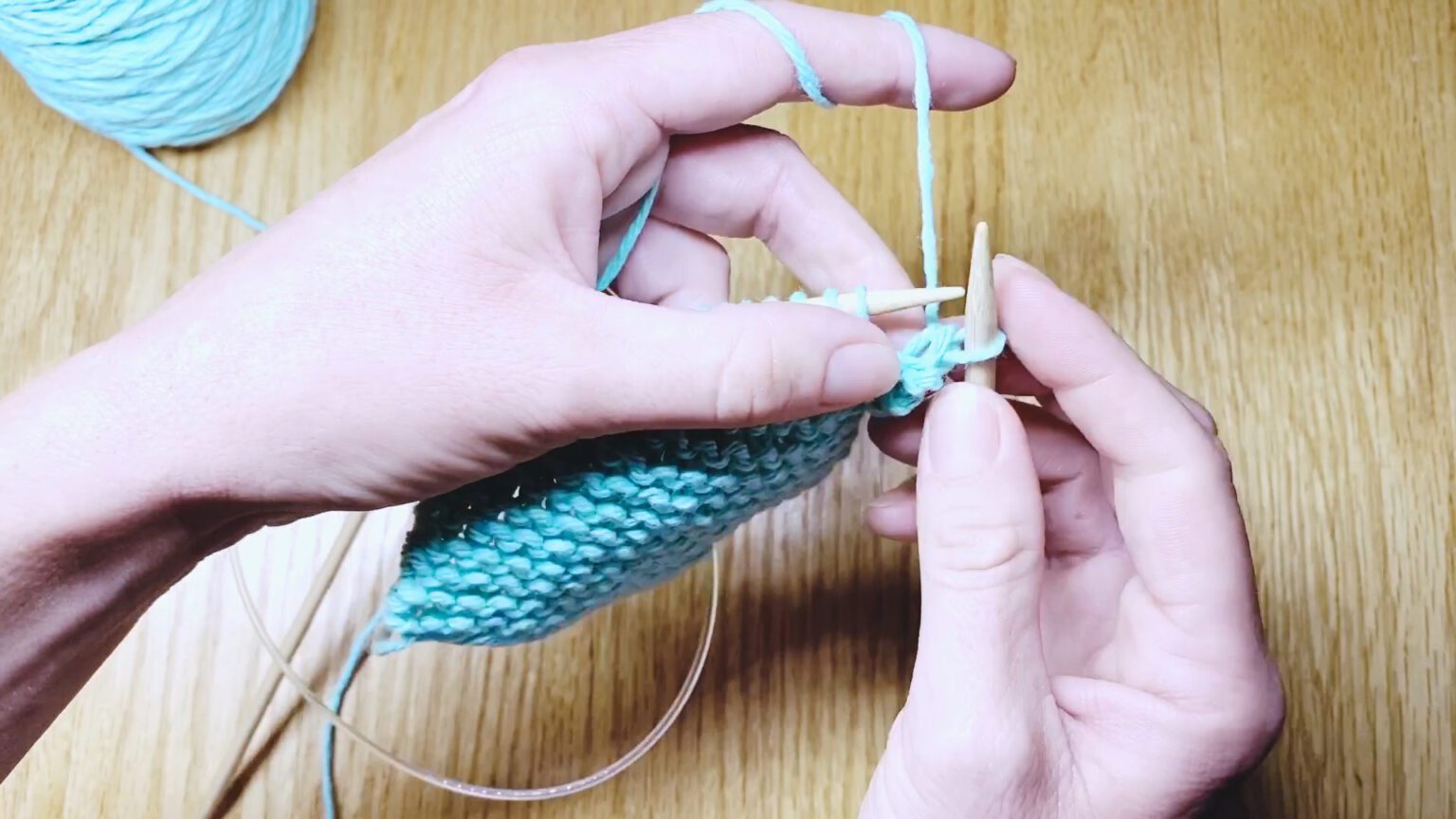 Bind Off or Cast Off Stitches to Finish Knitting - PurlsAndPixels