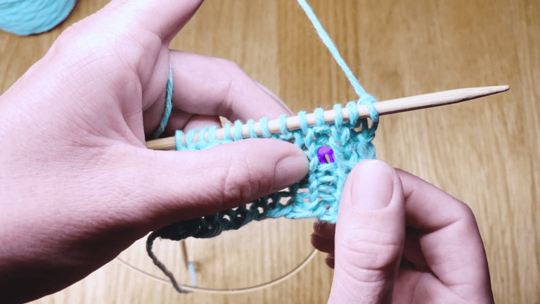Knit vs Purl - How to Tell the Difference - PurlsAndPixels