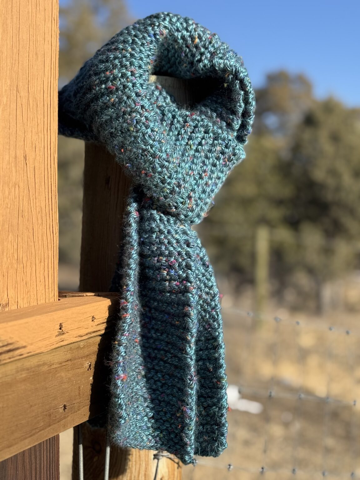 Easy Chunky Knit Scarf Pattern for Beginners - PurlsAndPixels