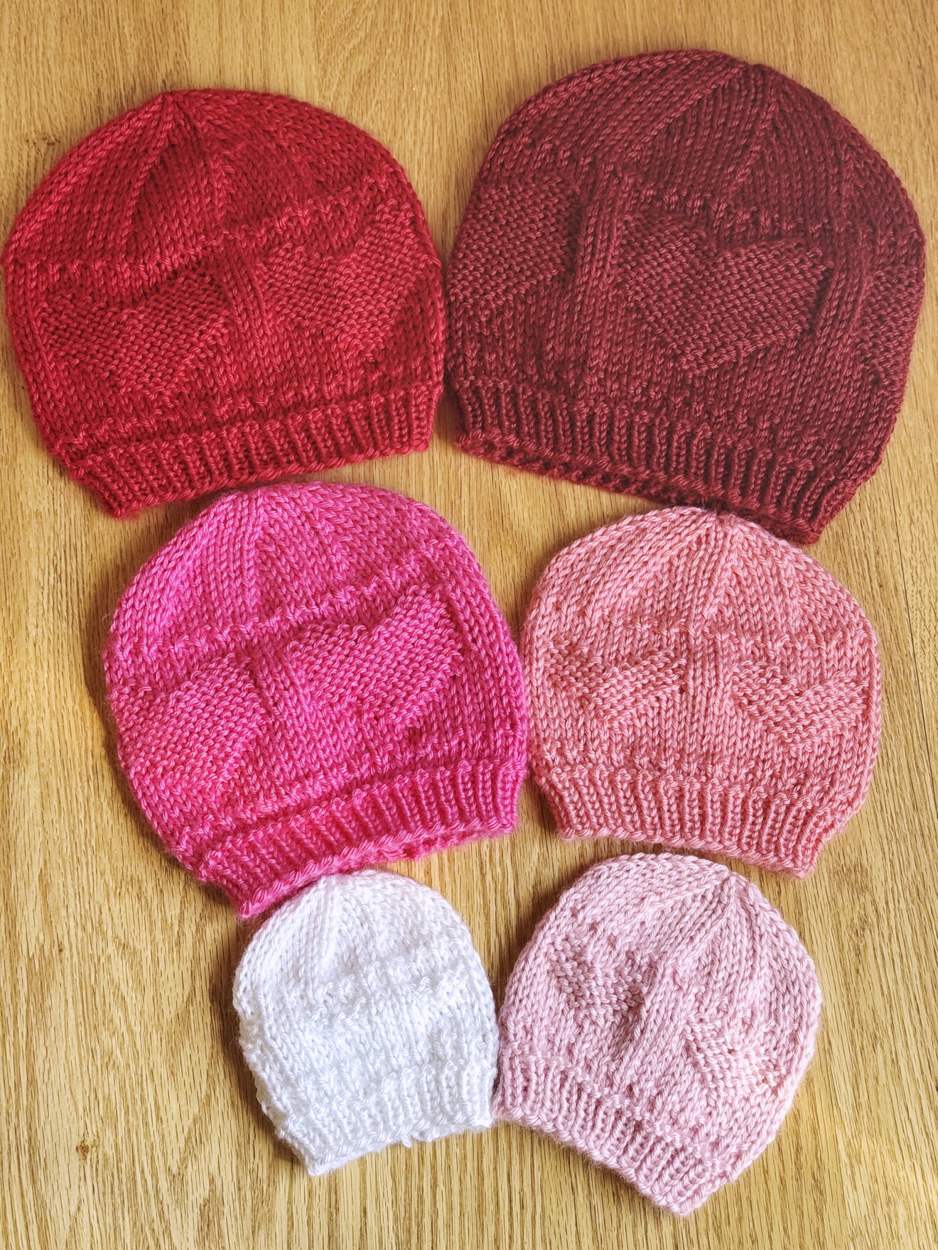 Purl Hearts Beanie Hat Knitting Pattern - PurlsAndPixels